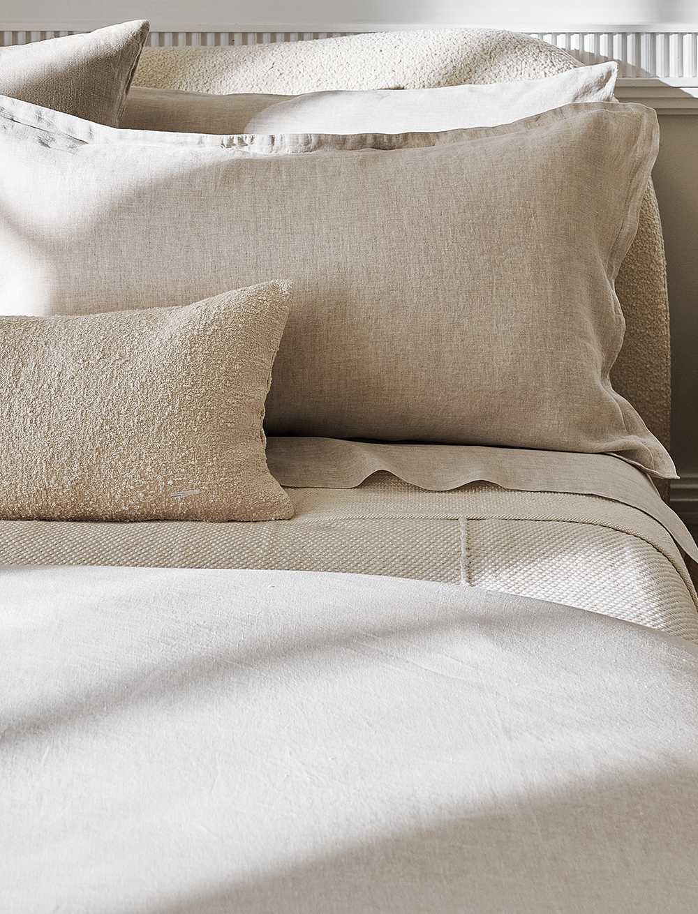 Modern Bathroom Decor & Contemporary Bedding | CB2 Canada