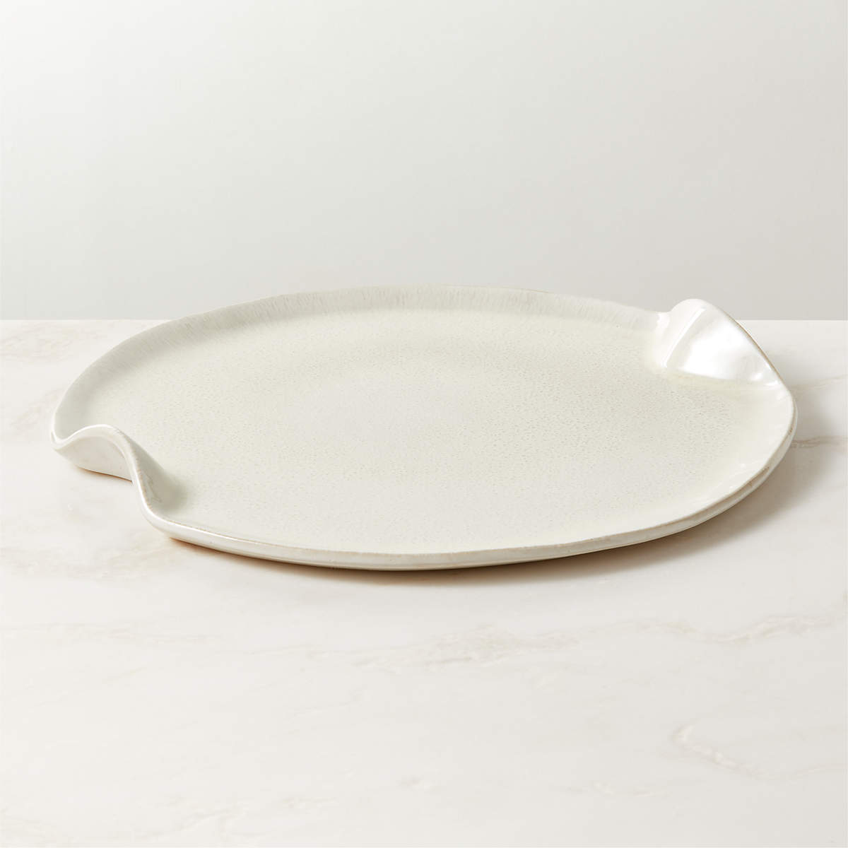 Alvize Round Grey Ceramic Serving Platter with Crackle Glaze | CB2 Canada
