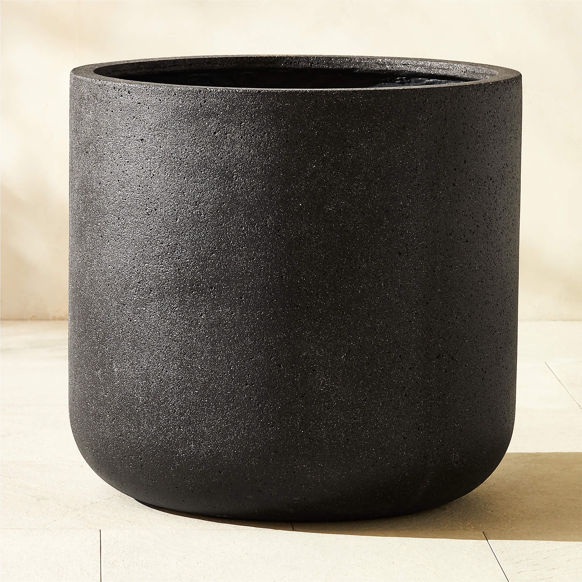 Ardo Round Oversized Black Indoor/Outdoor Planter | CB2 Canada
