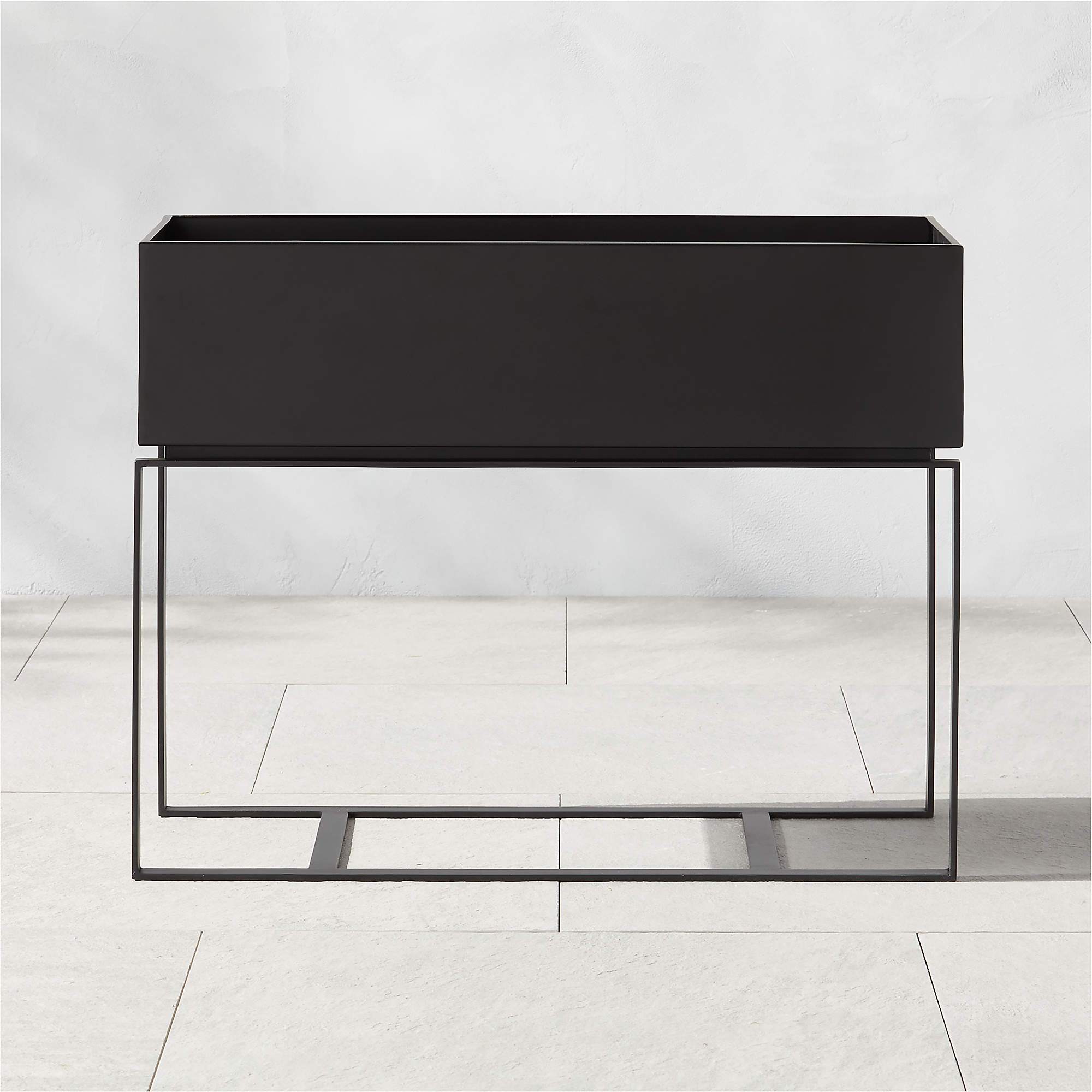 Baros Modern Black Metal Outdoor Raised Planter Low + Reviews | CB2