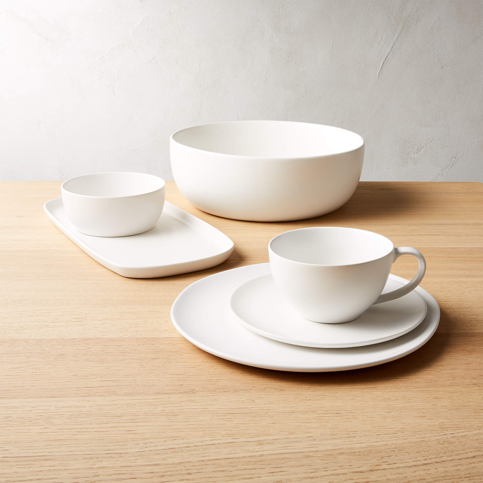 Crisp Modern Matte White Salad Plats Set of 8 + Reviews | CB2 Canada