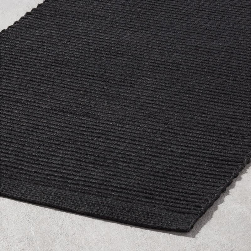 Diver Handwoven Ribbed Black Indoor/Outdoor Performance Runner Rug 2.5 ...