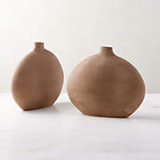 Haute Tan Ceramic Vase Short + Reviews | CB2 Canada
