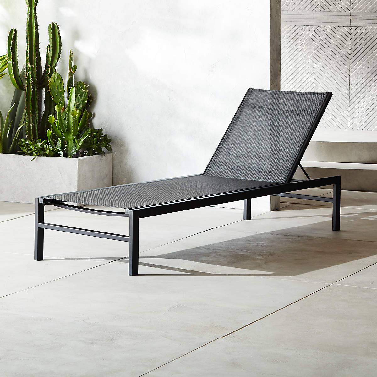 Idle II Black Outdoor Patio Sun Lounger + Reviews | CB2