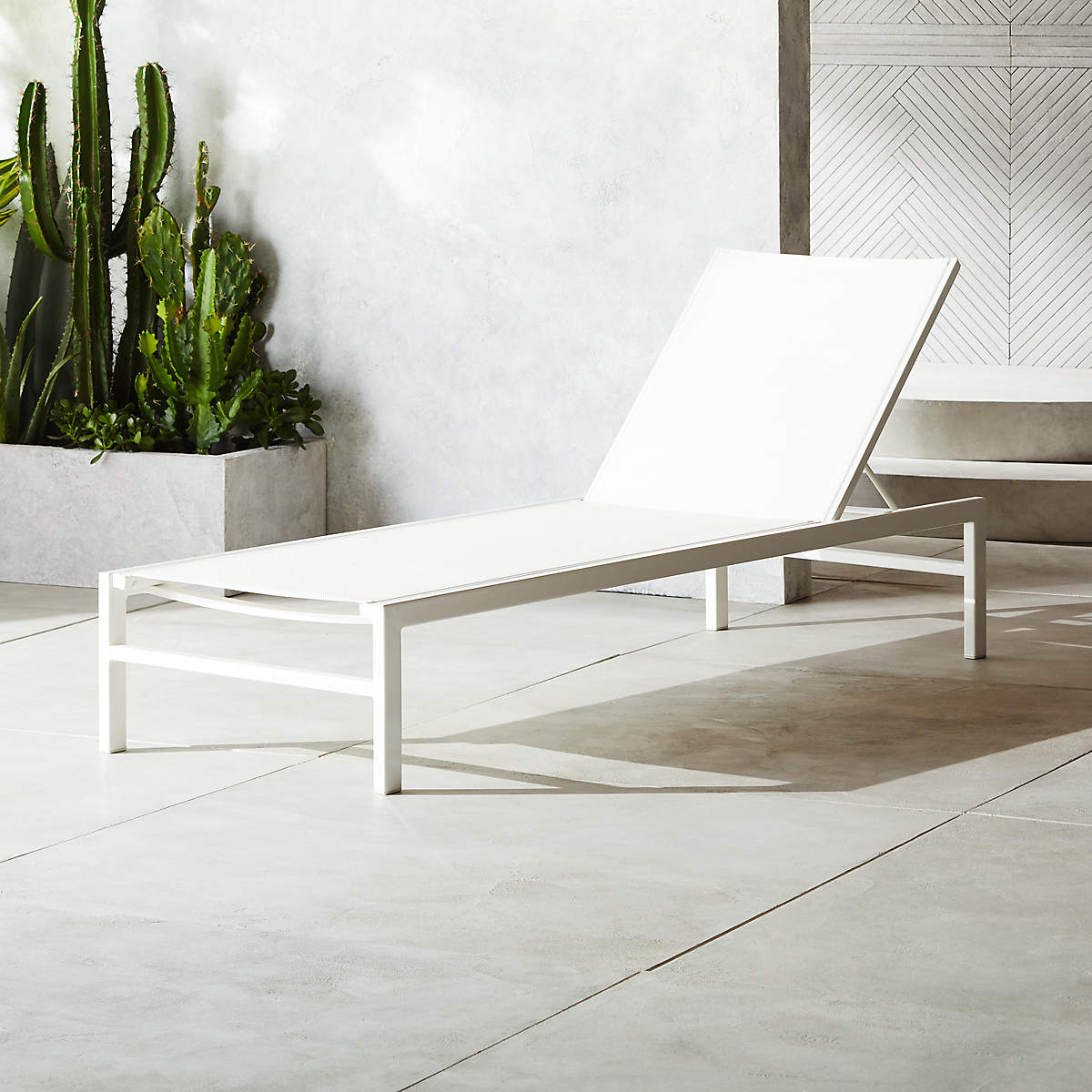 Idle II White Outdoor Patio Sun Lounger + Reviews | CB2