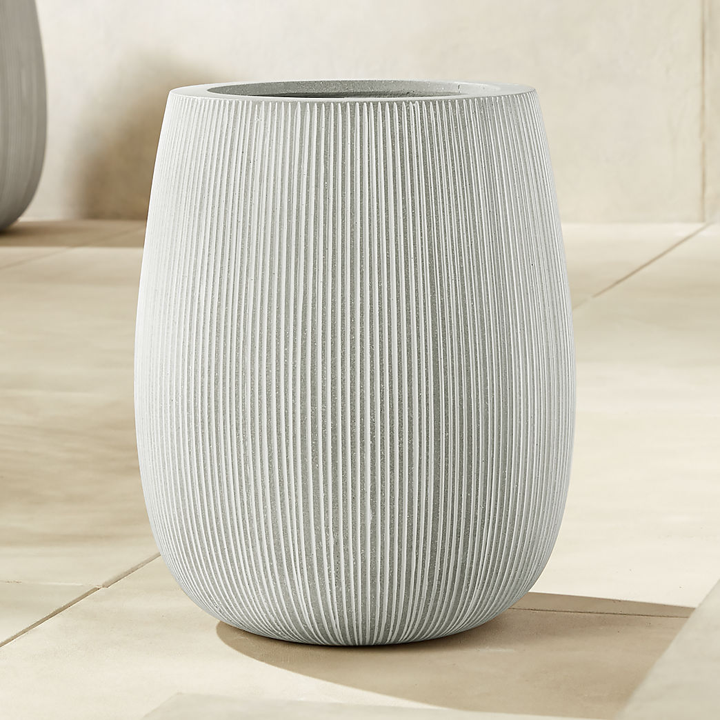 Modern Round Planter | CB2 Canada