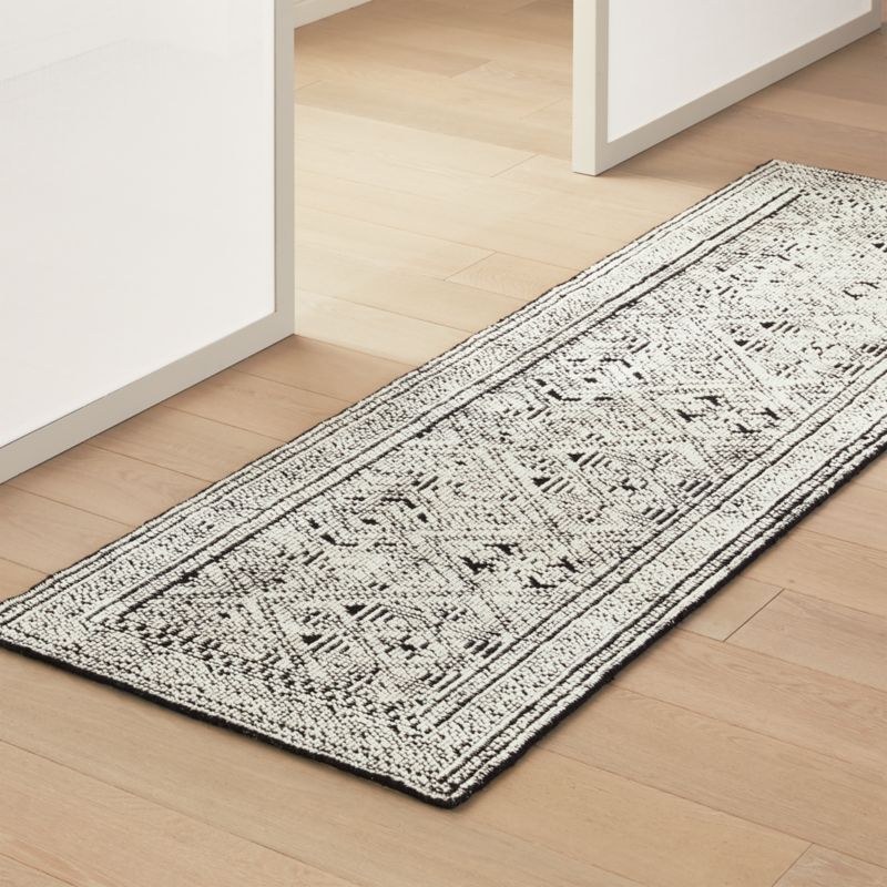 Raumont Hand-Knotted Black Detailed Hallway Runner Rug 2.5'x8 ...