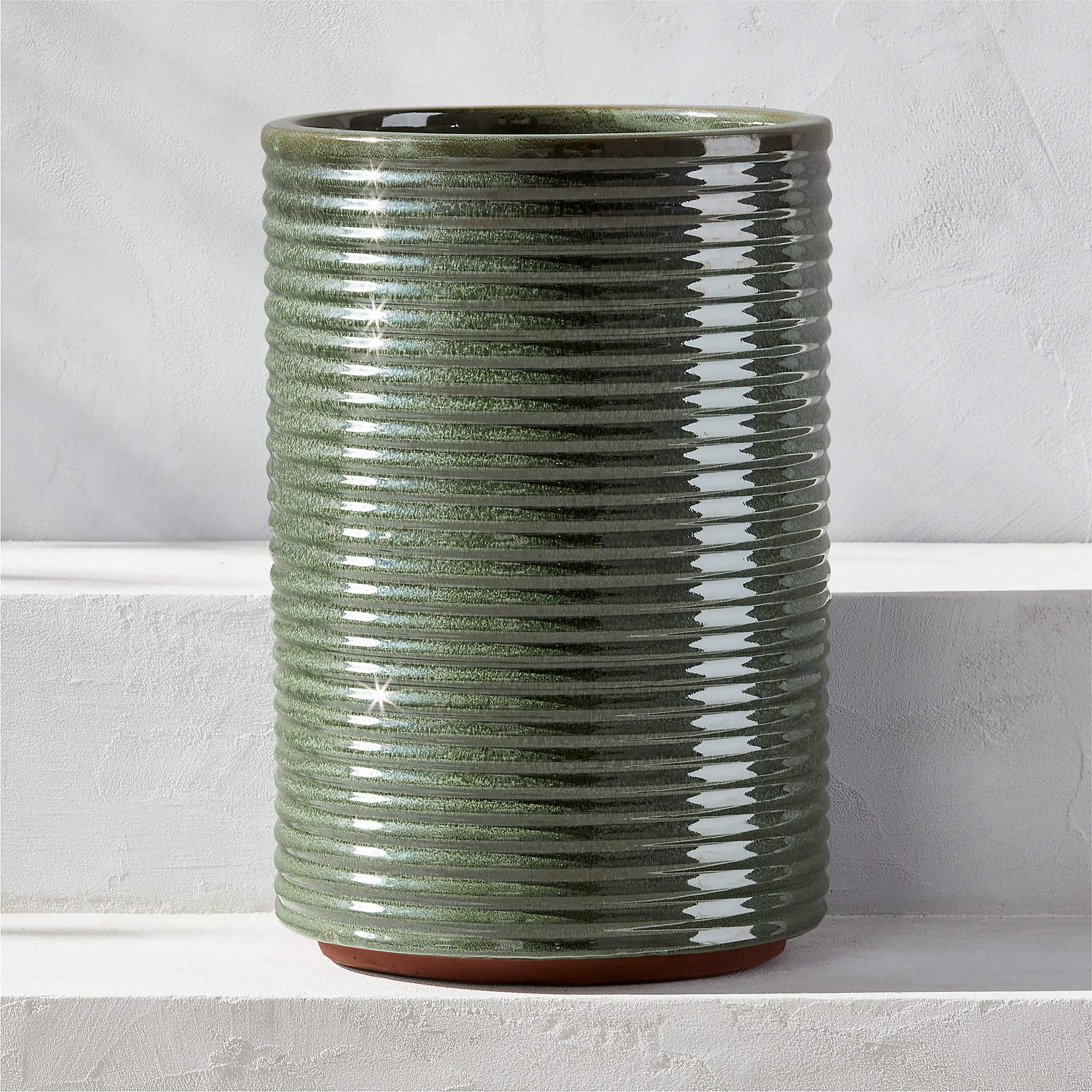 Trava Ribbed Green Outdoor Planter Large | CB2