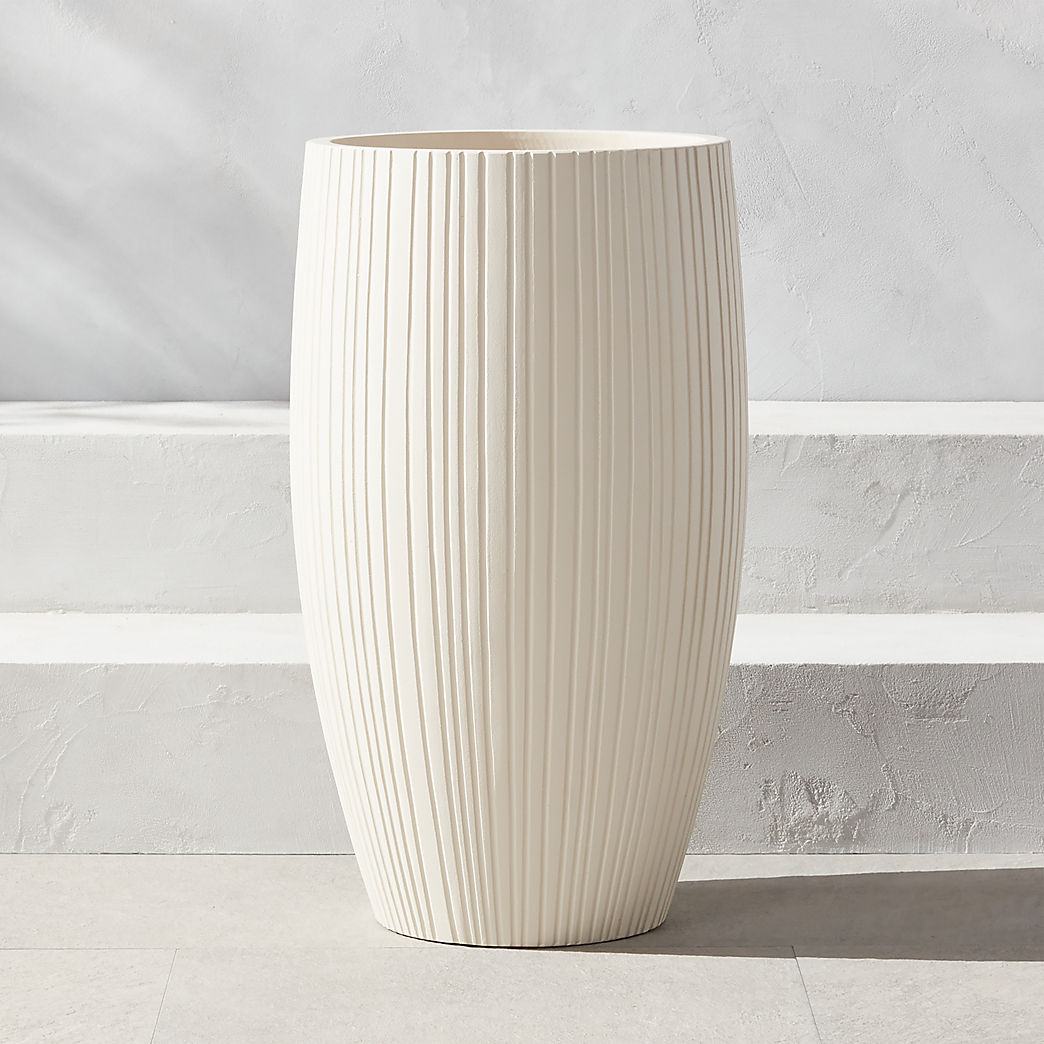 Modern Round Planter | CB2 Canada